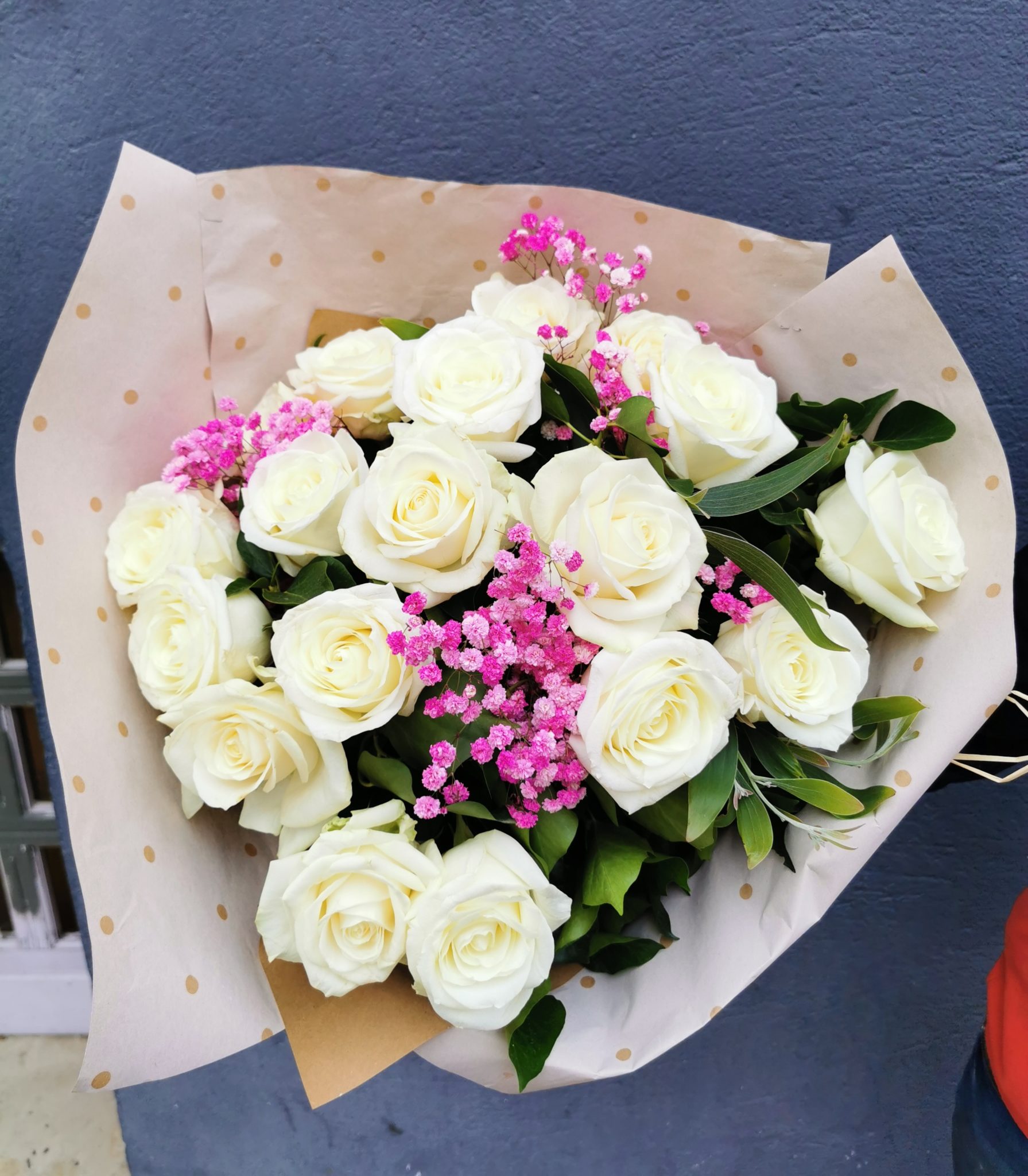 Bouquet de Roses blanches GROS boutons ! – Art Floral Macabiau Gineste